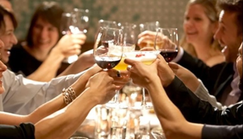 Consejos para elegir las bebidas en las fiestas como un experto - Ecocuyo