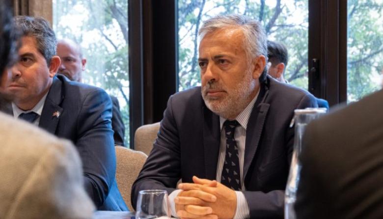 Cornejo sale de gira por Europa: visitará París y Londres y asistirá a ...